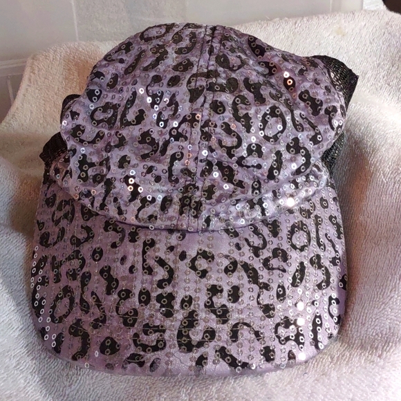 Sparkling Leopard | Accessories | Preowned Sparkling Leopard Print Hat ...